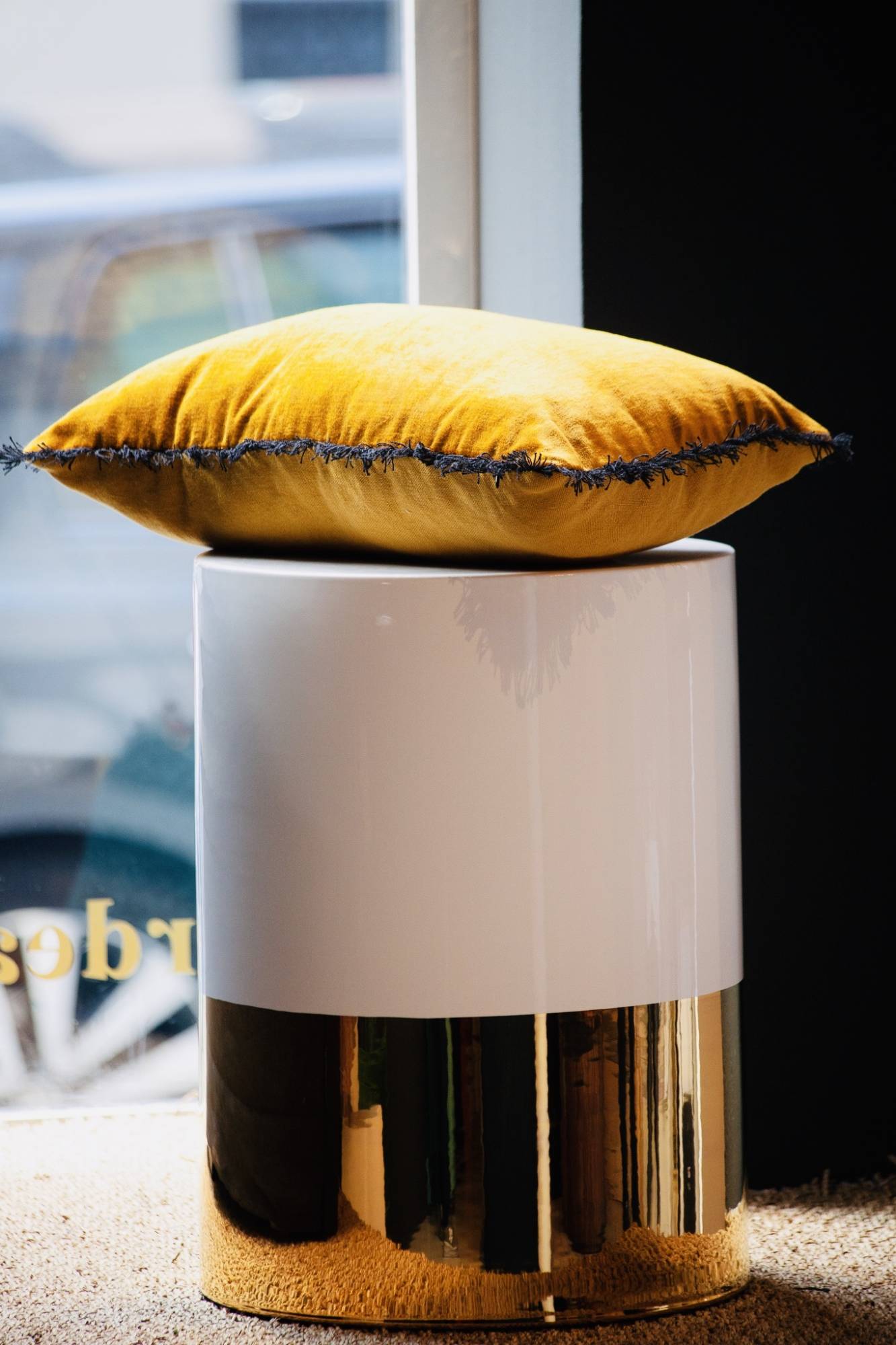 Ramses ceramic pouf